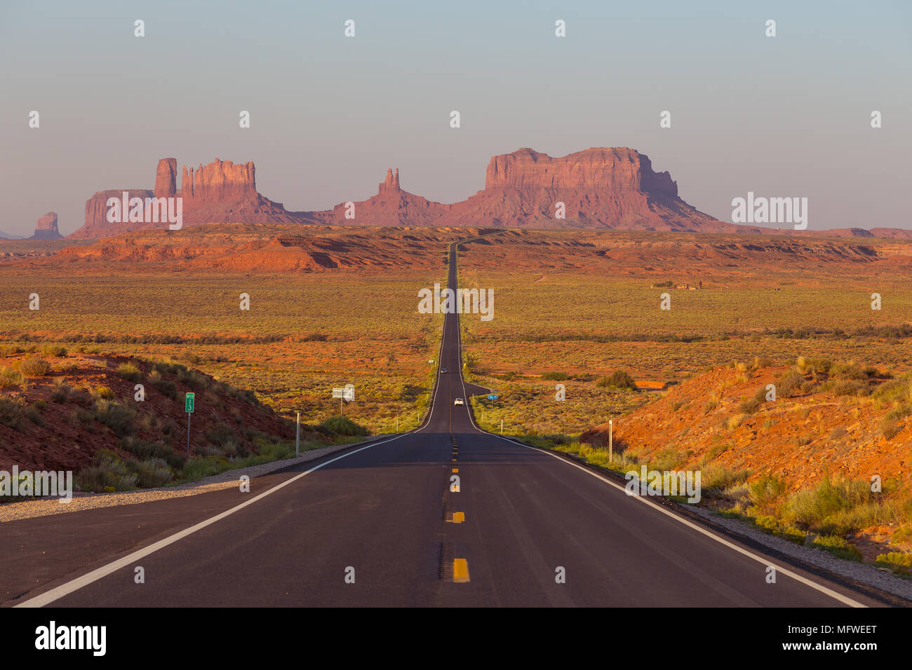Forrest Gump Point at US Highway 163 toward Monument Valley Navajo ...