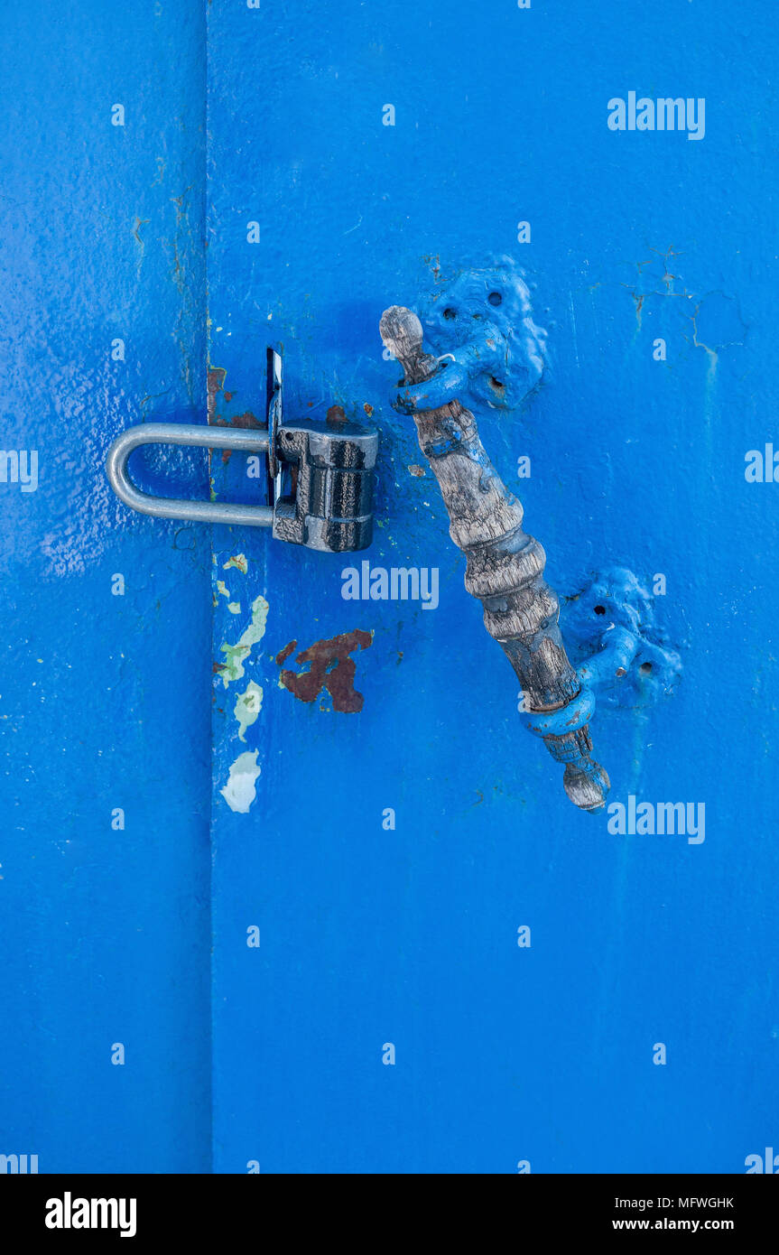 Metal interlocking structure hi-res stock photography and images - Alamy