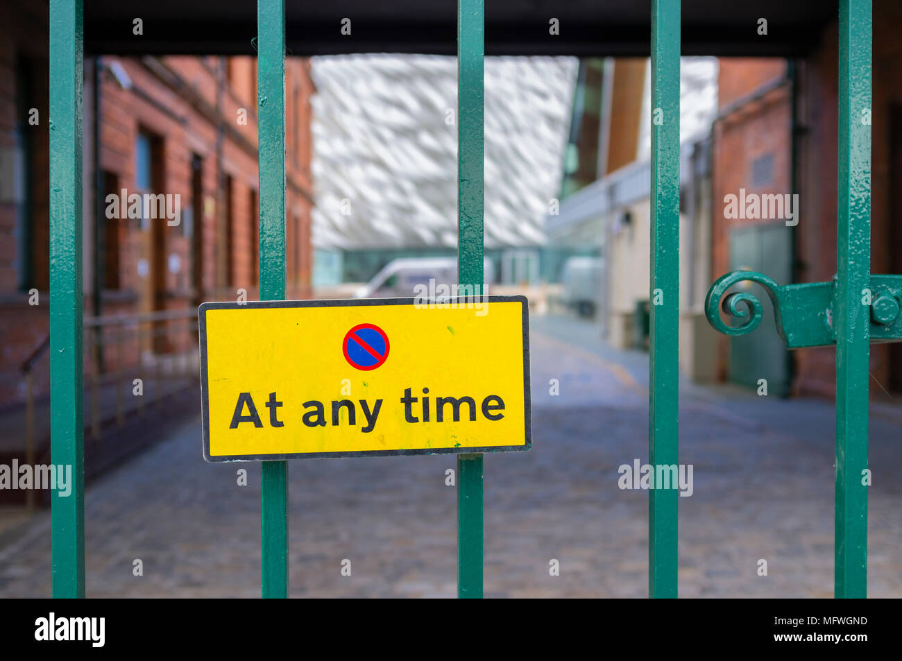 No waiting time sign hi-res stock photography and images - Alamy