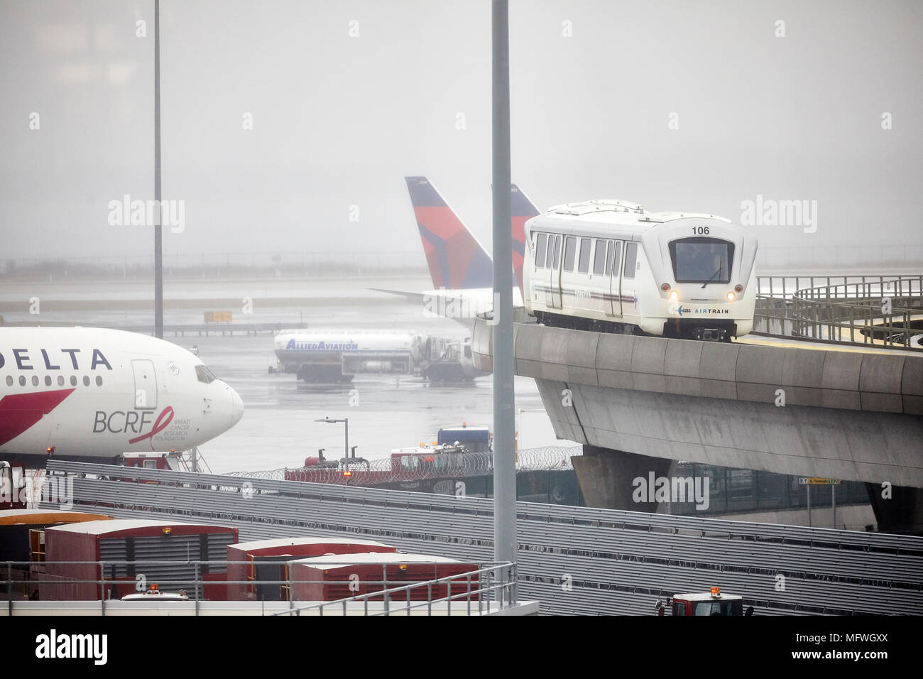 AirTrain JFK, John F. Kennedy International Airport unmanned elevated ...