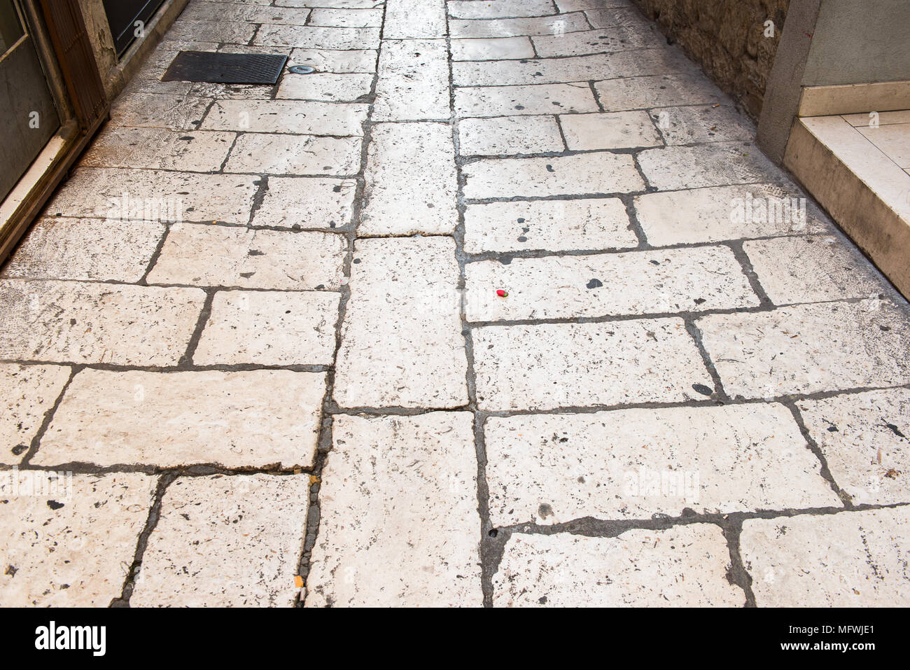 Palace scenic roads hi-res stock photography and images - Alamy