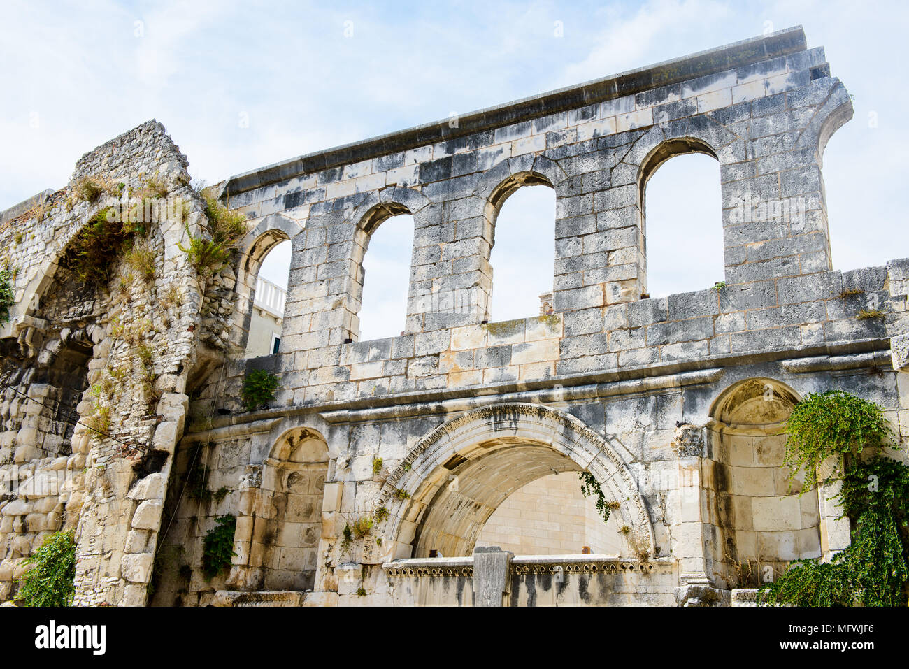 Silver gate hi-res stock photography and images - Alamy