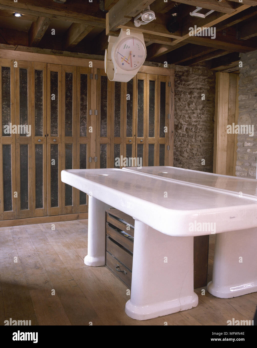 Autopsy table hi-res stock photography and images - Alamy