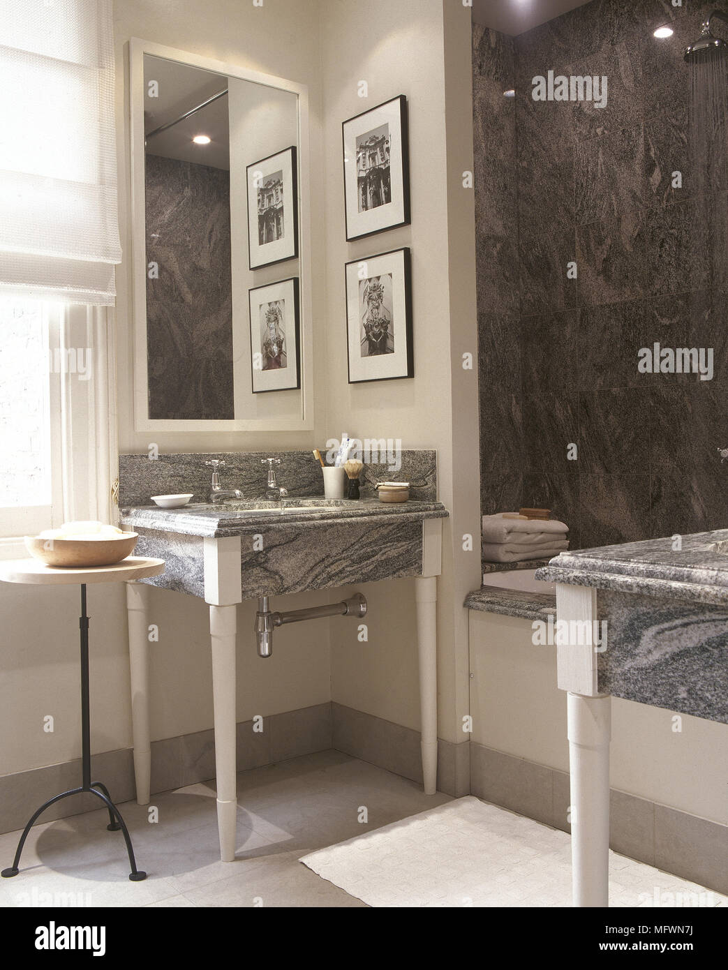 Marble stands hi-res stock photography and images - Alamy