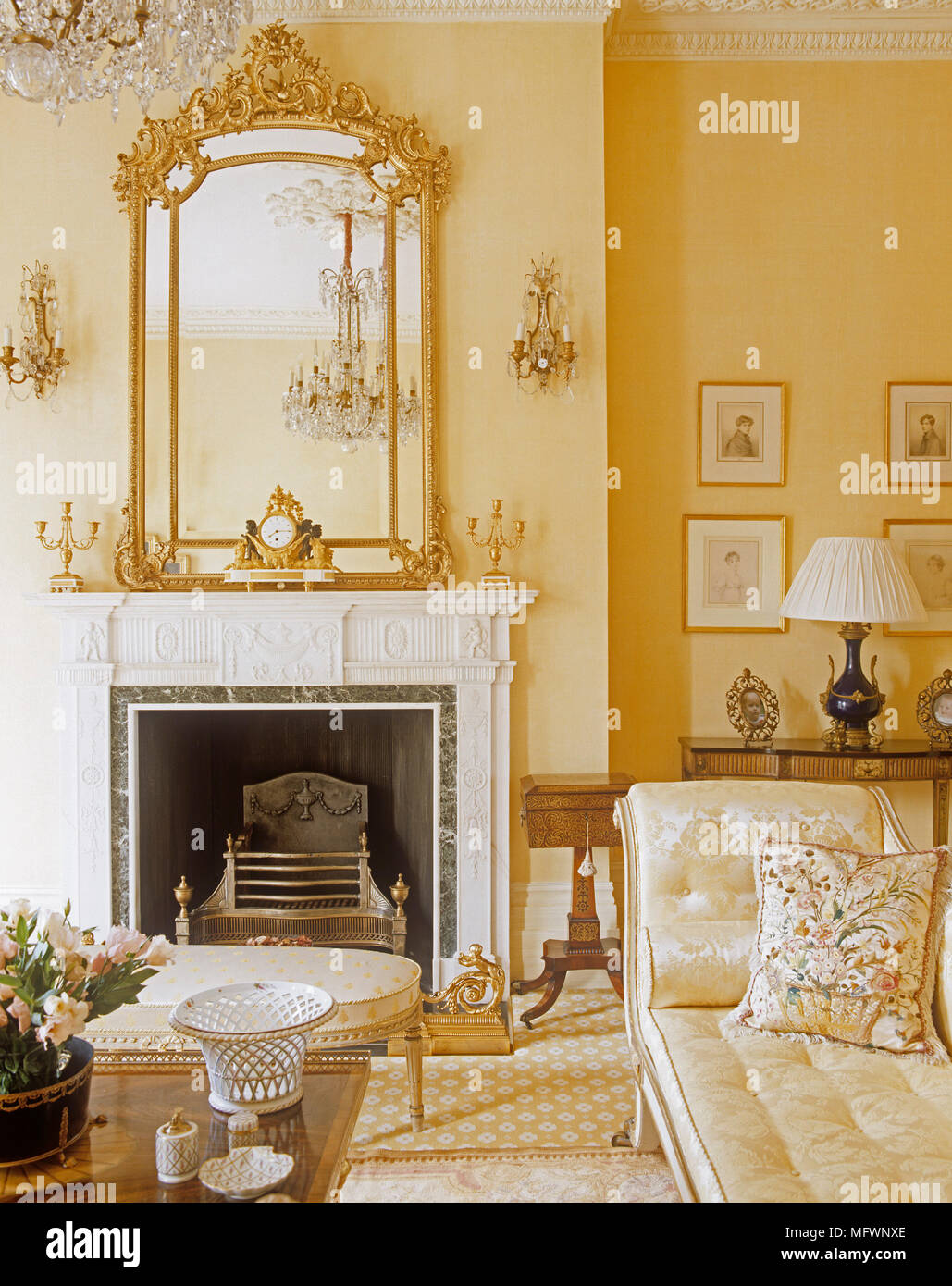 Ornate fireplace hi-res stock photography and images - Alamy