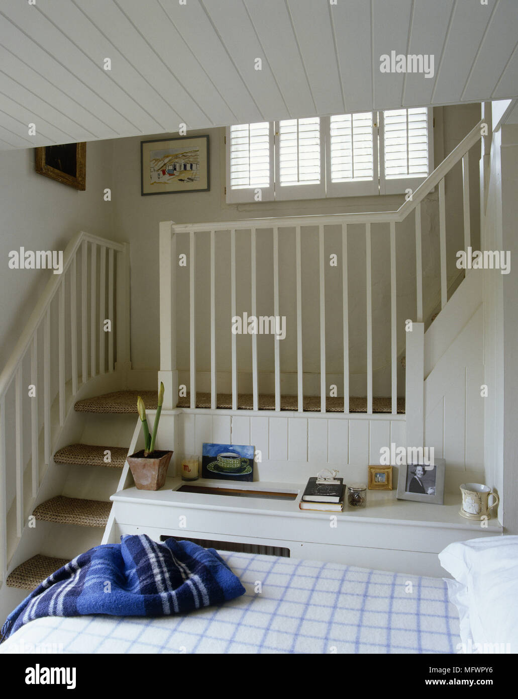 White banister hi-res stock photography and images - Alamy