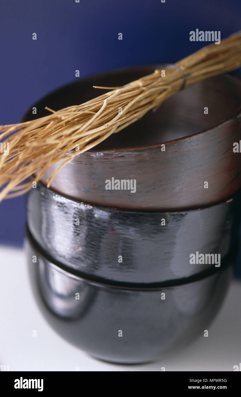 Pile of bowls ceramic hi-res stock photography and images - Alamy