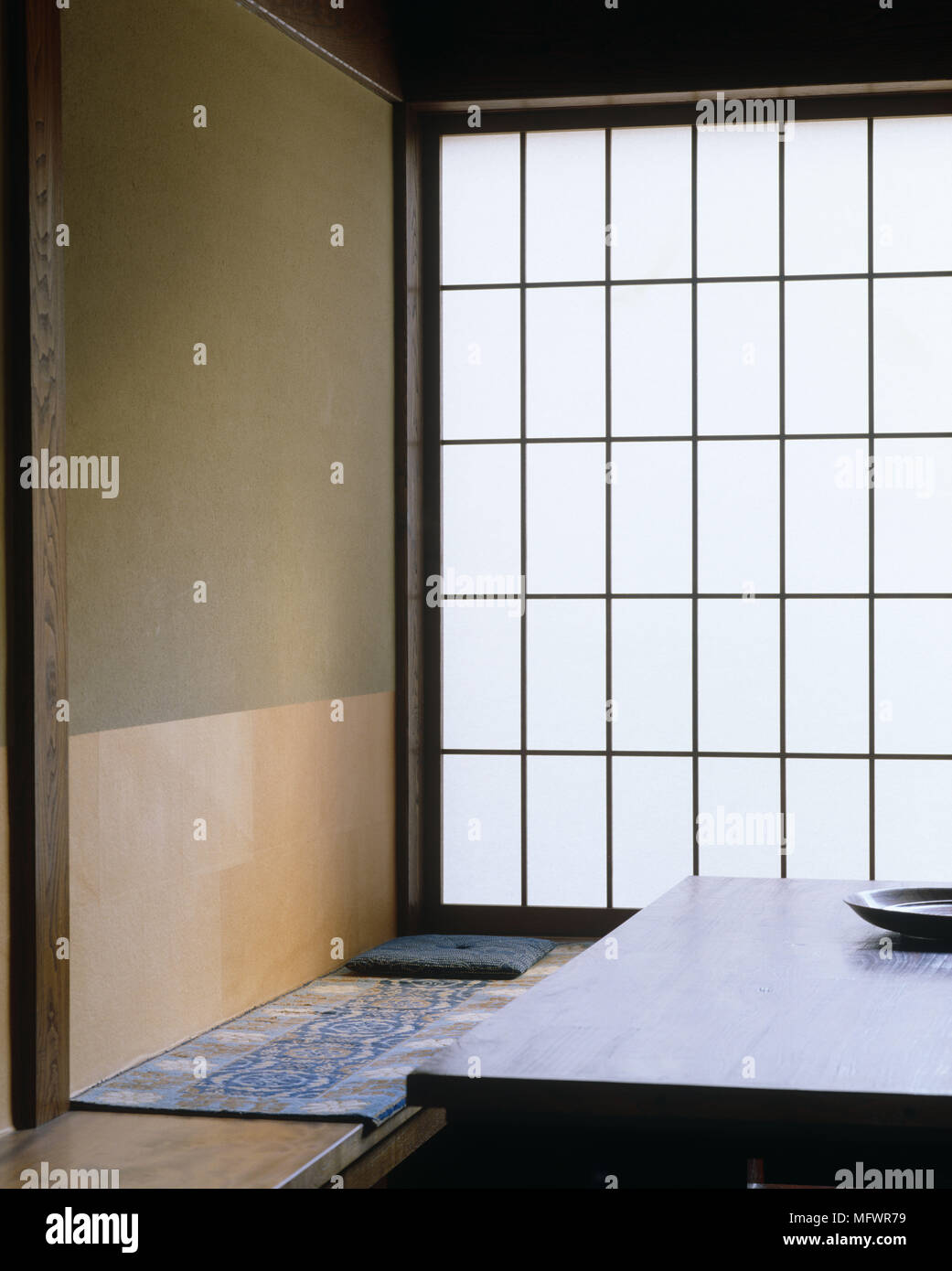 Japanese style window hi-res stock photography and images - Alamy