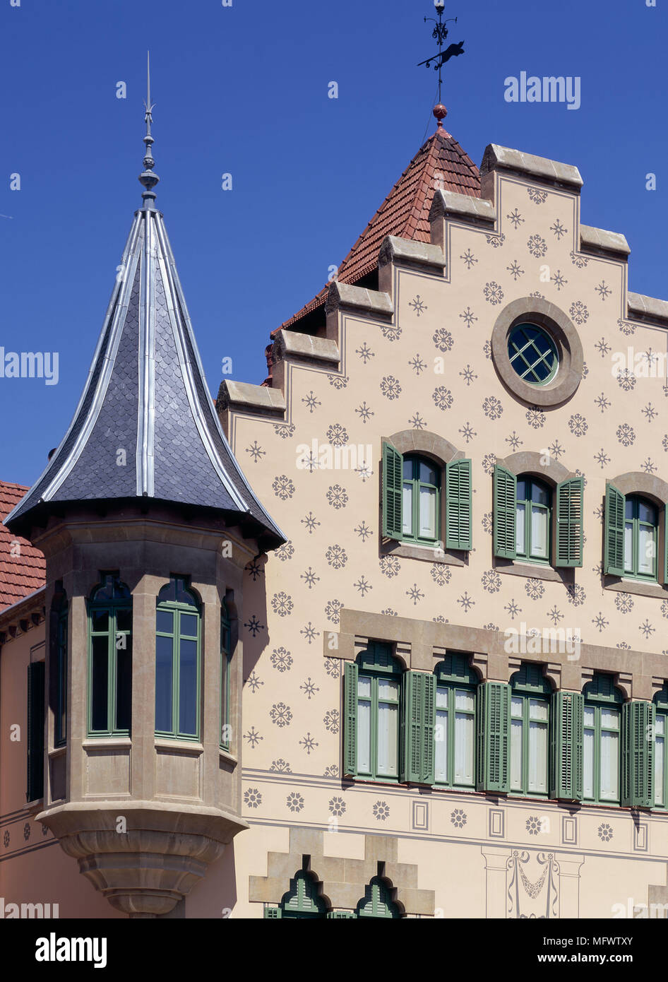 Tapering structures hi-res stock photography and images - Alamy