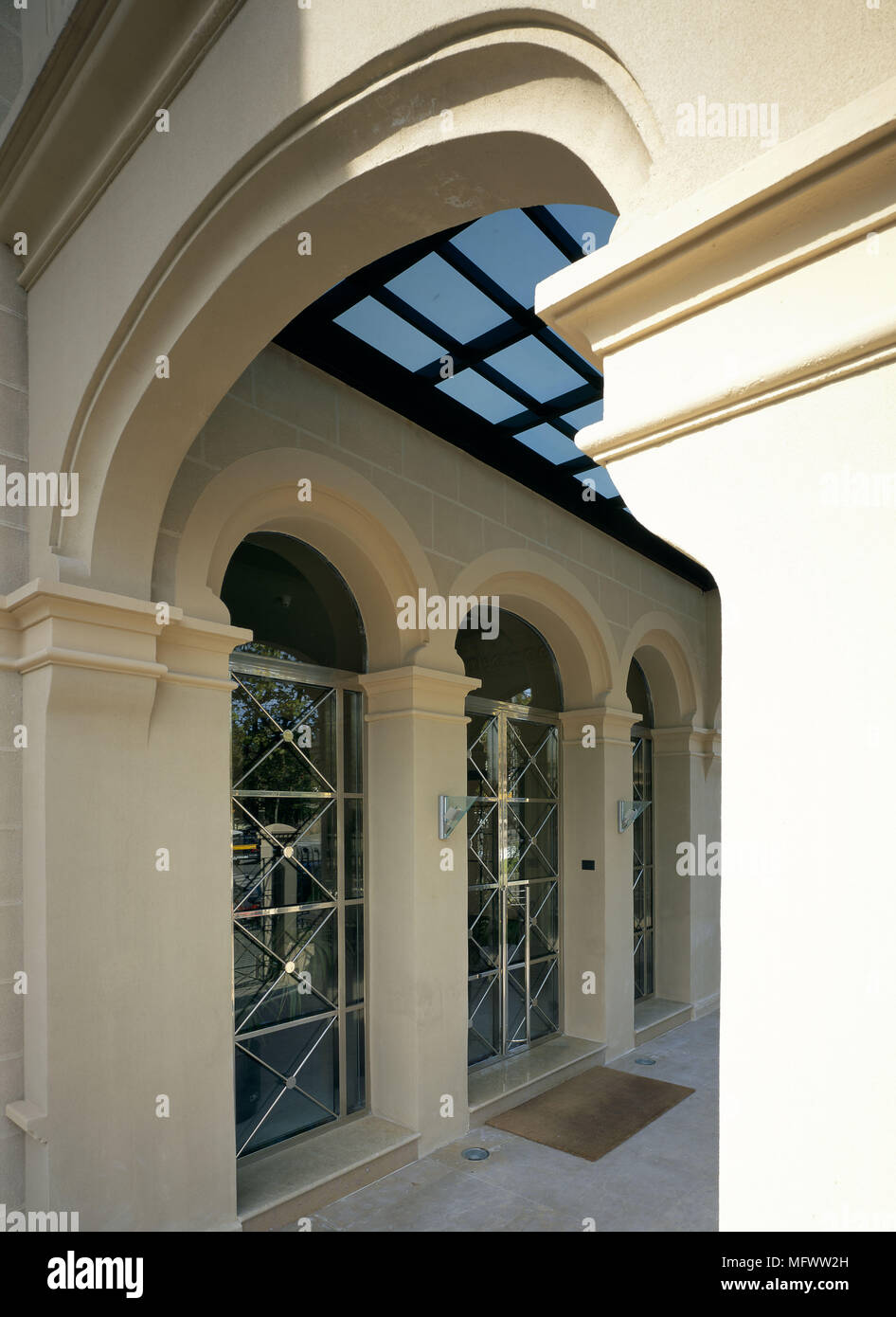 Arcade pillar pillars outdoor hi-res stock photography and images - Alamy