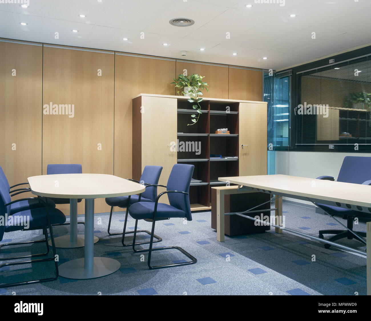 Clean office hi-res stock photography and images - Alamy