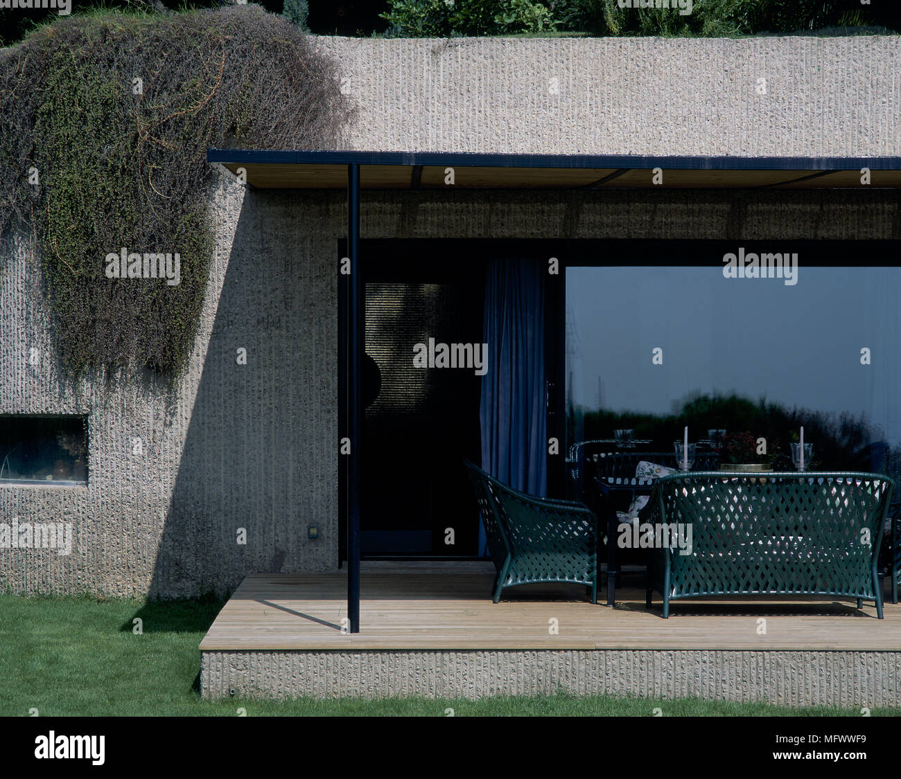 Lanai seating hi-res stock photography and images - Alamy
