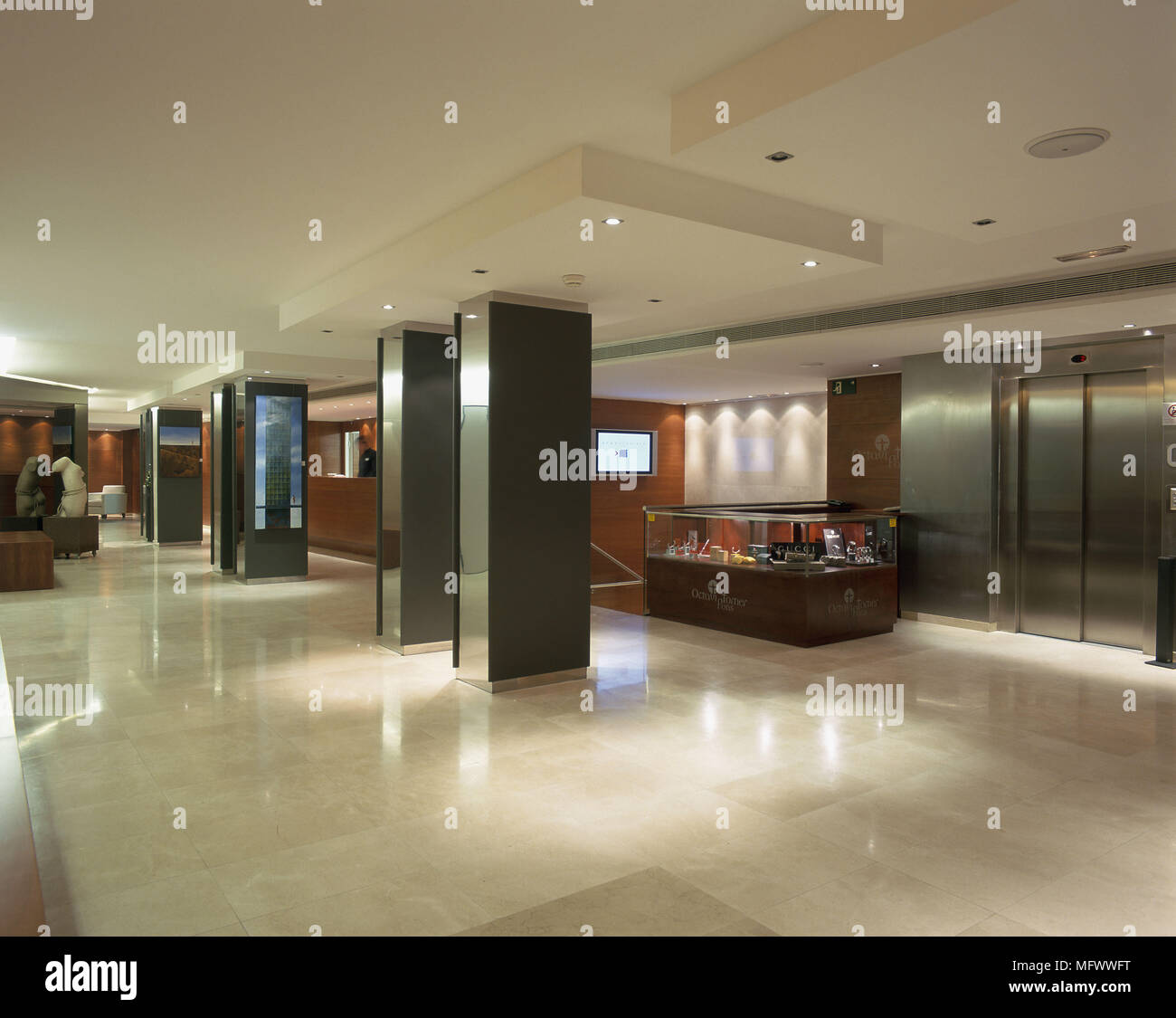 Showcase homes hi-res stock photography and images - Alamy