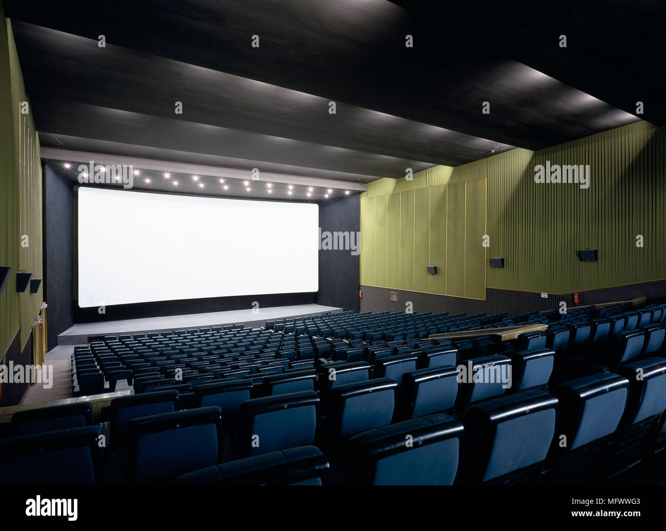 Auditoriums hi-res stock photography and images - Alamy