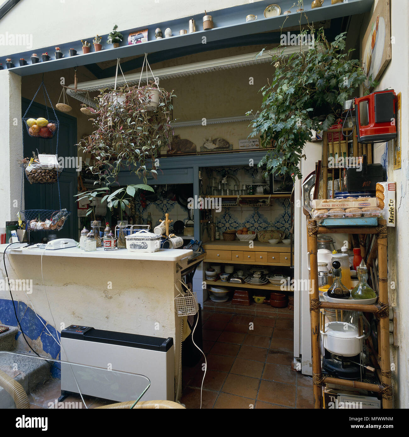 Well arranged kitchen counter hi-res stock photography and images - Alamy