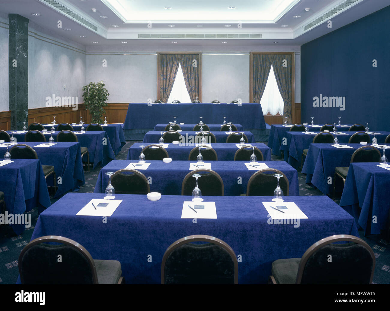 Conference halls hi-res stock photography and images - Alamy