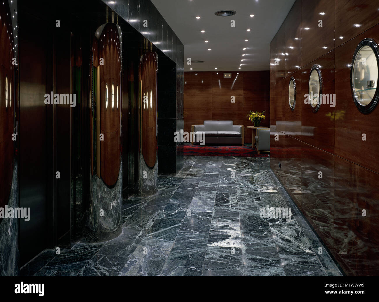 Hotel hallways hi-res stock photography and images - Alamy