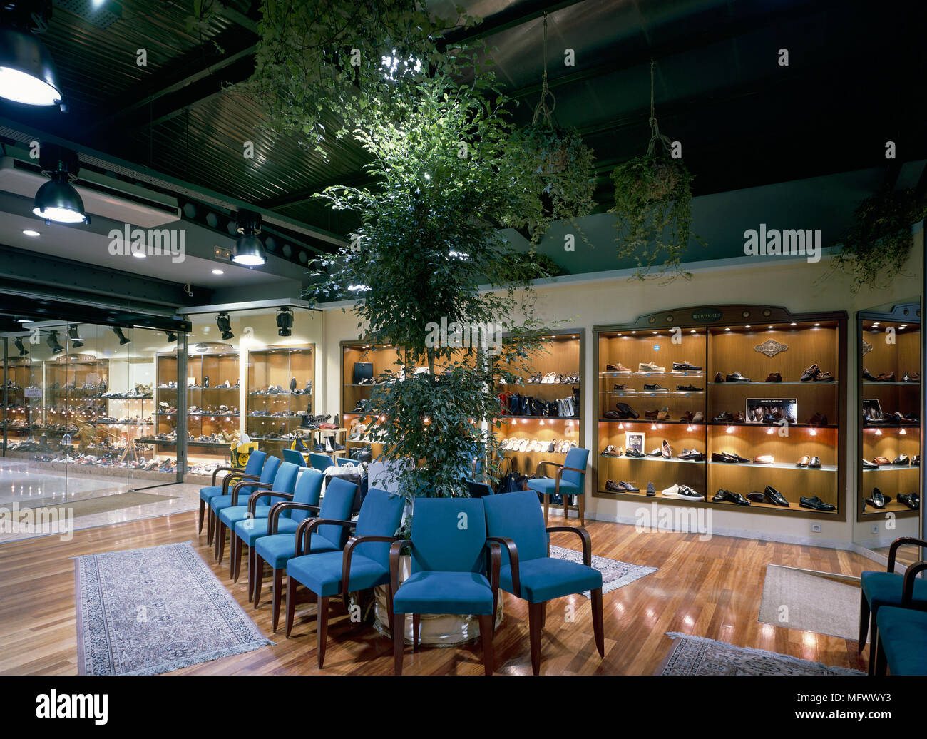 Shoe stores horizontal hi-res stock photography and images - Alamy