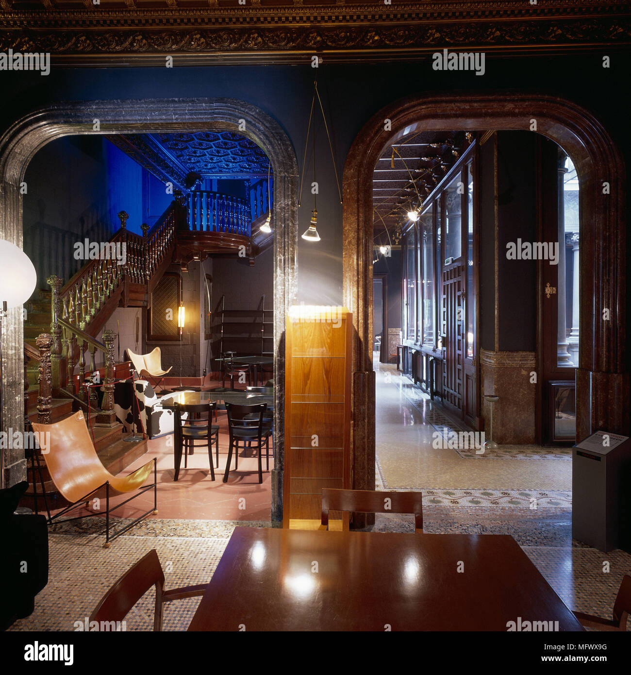 Entranceways hi-res stock photography and images - Alamy