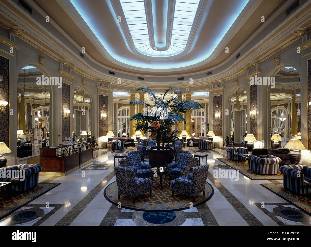 Saloon windows hi-res stock photography and images - Alamy