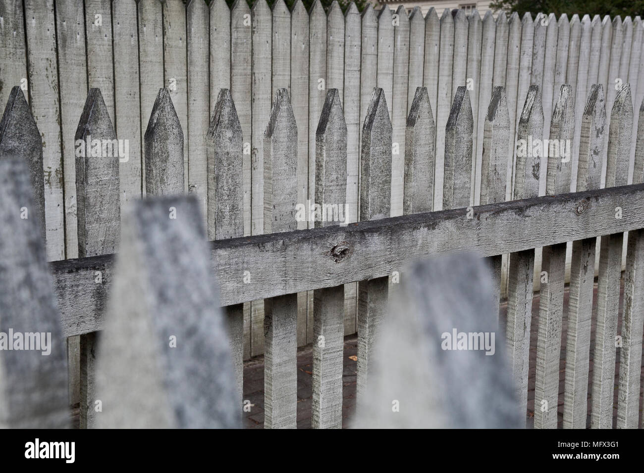 Colonial fence hi-res stock photography and images - Alamy