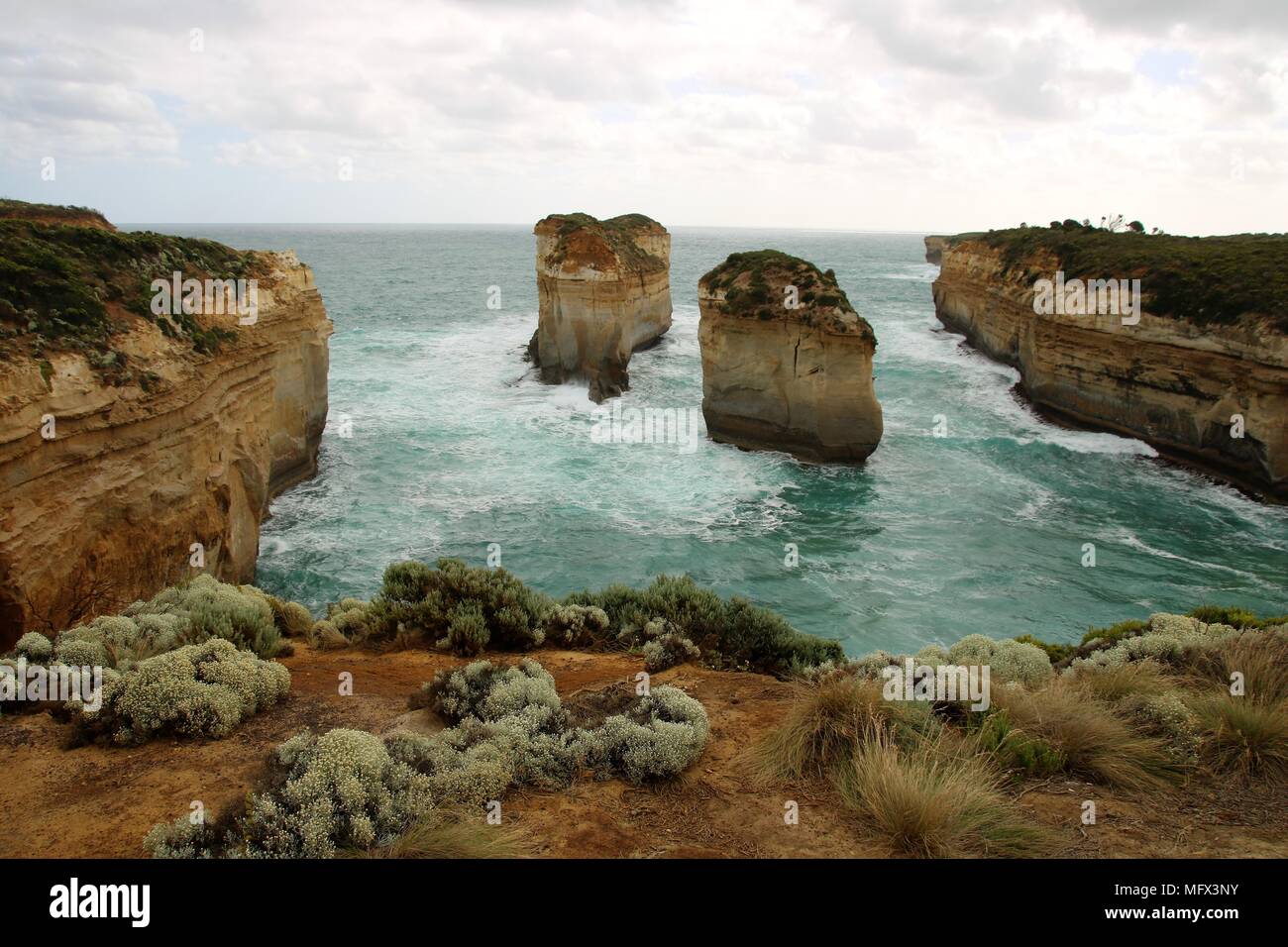 Rock ledge jutting hi-res stock photography and images - Alamy