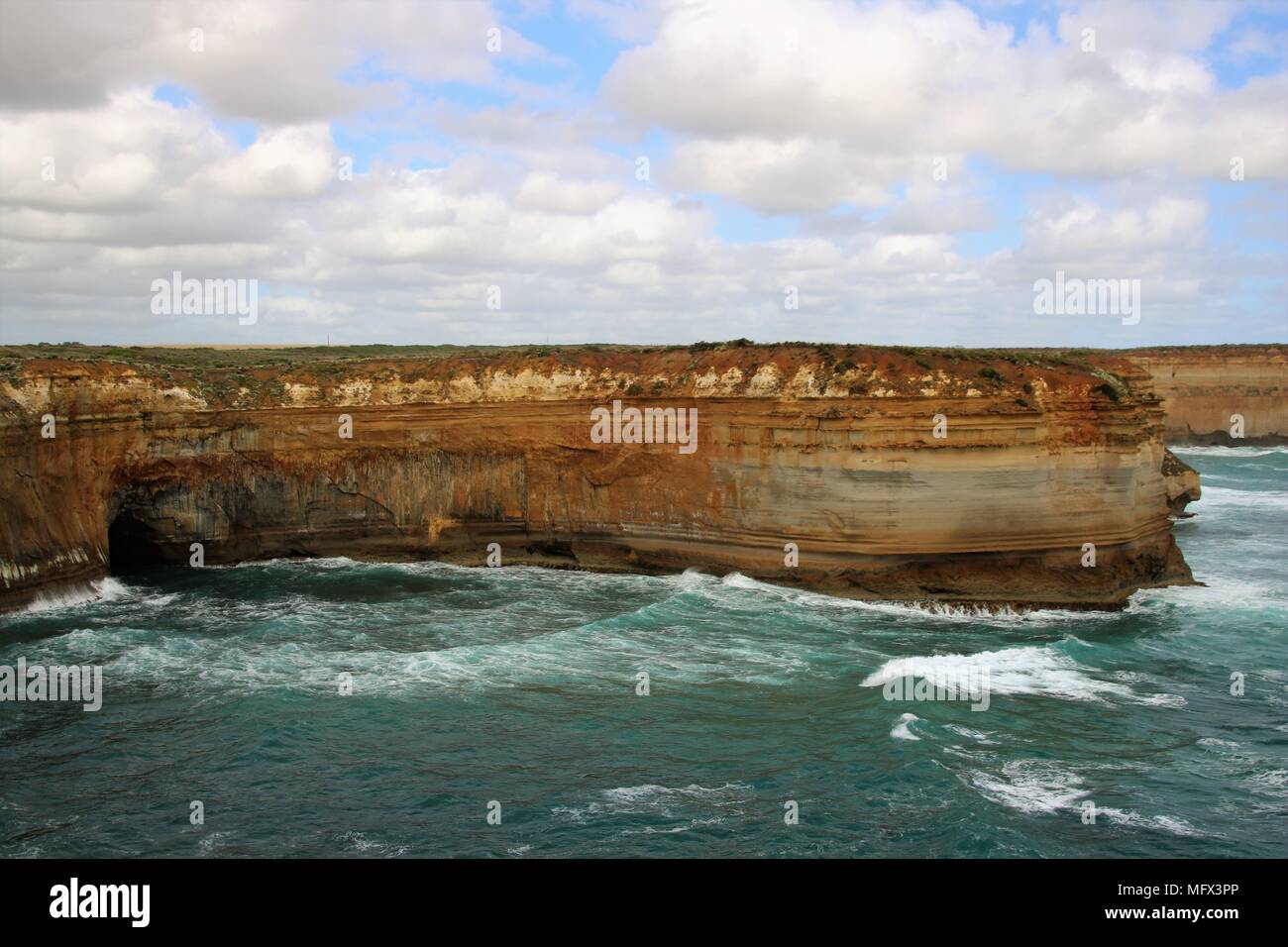 Rock ledge jutting hi-res stock photography and images - Alamy