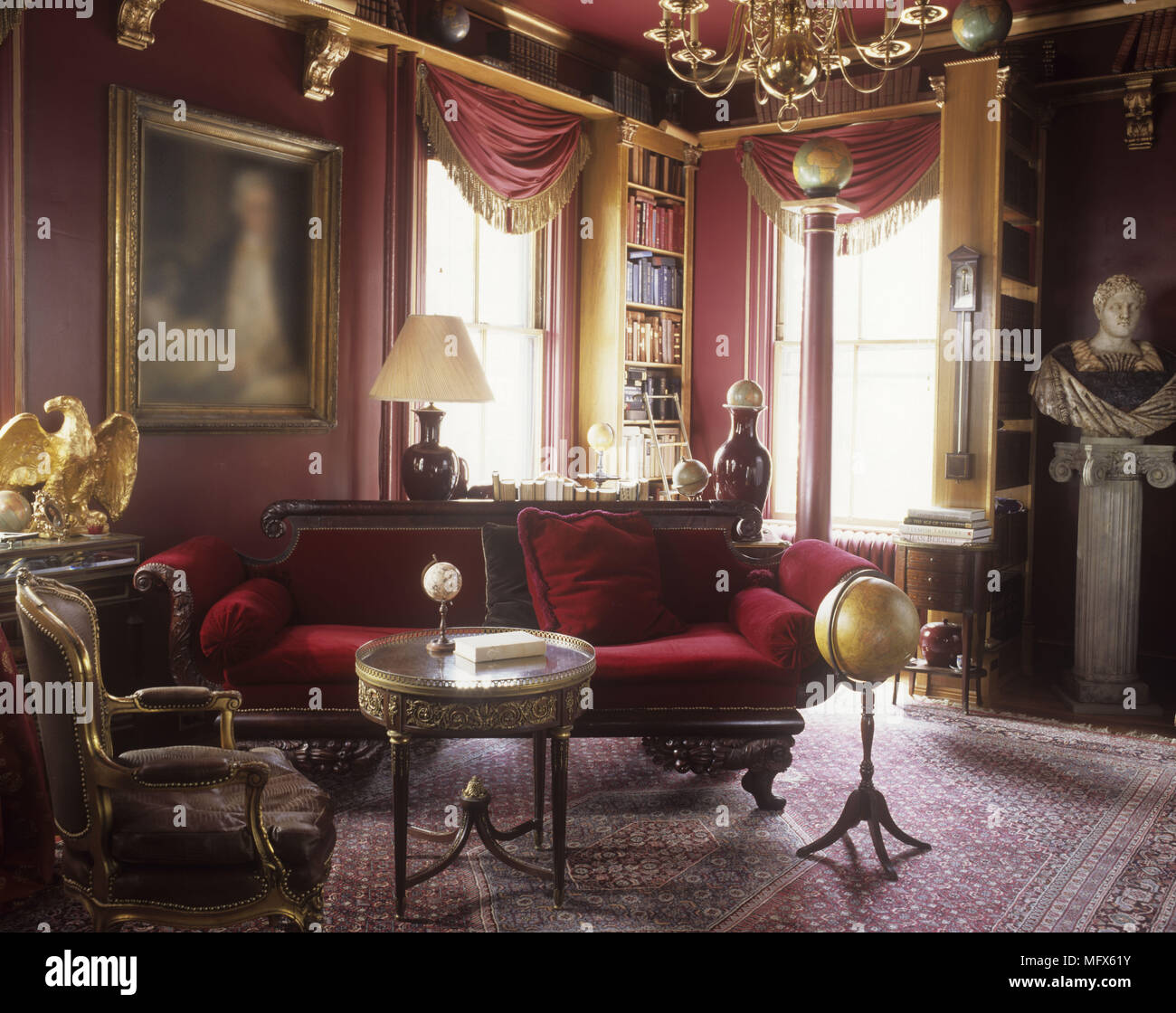 Regal room curtains hi-res stock photography and images - Alamy