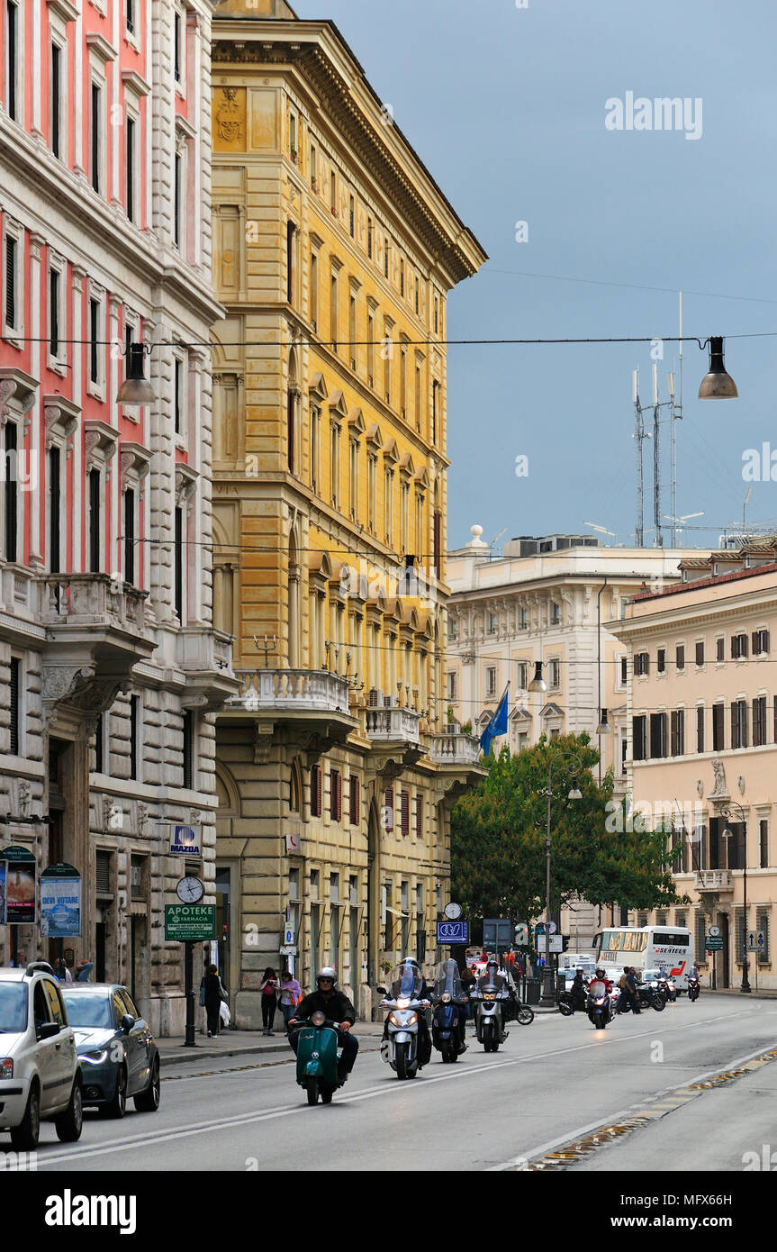 City street rome hi-res stock photography and images - Alamy