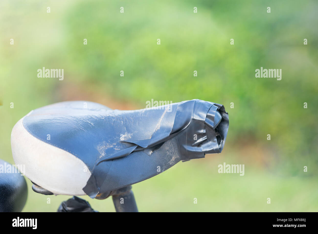old aged bicycle with black broken saddle.Old bicycle Stock Photo - Alamy