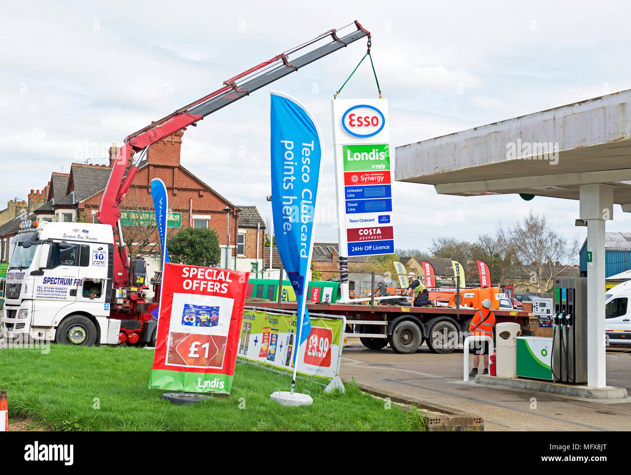 Esso sign hi-res stock photography and images - Alamy