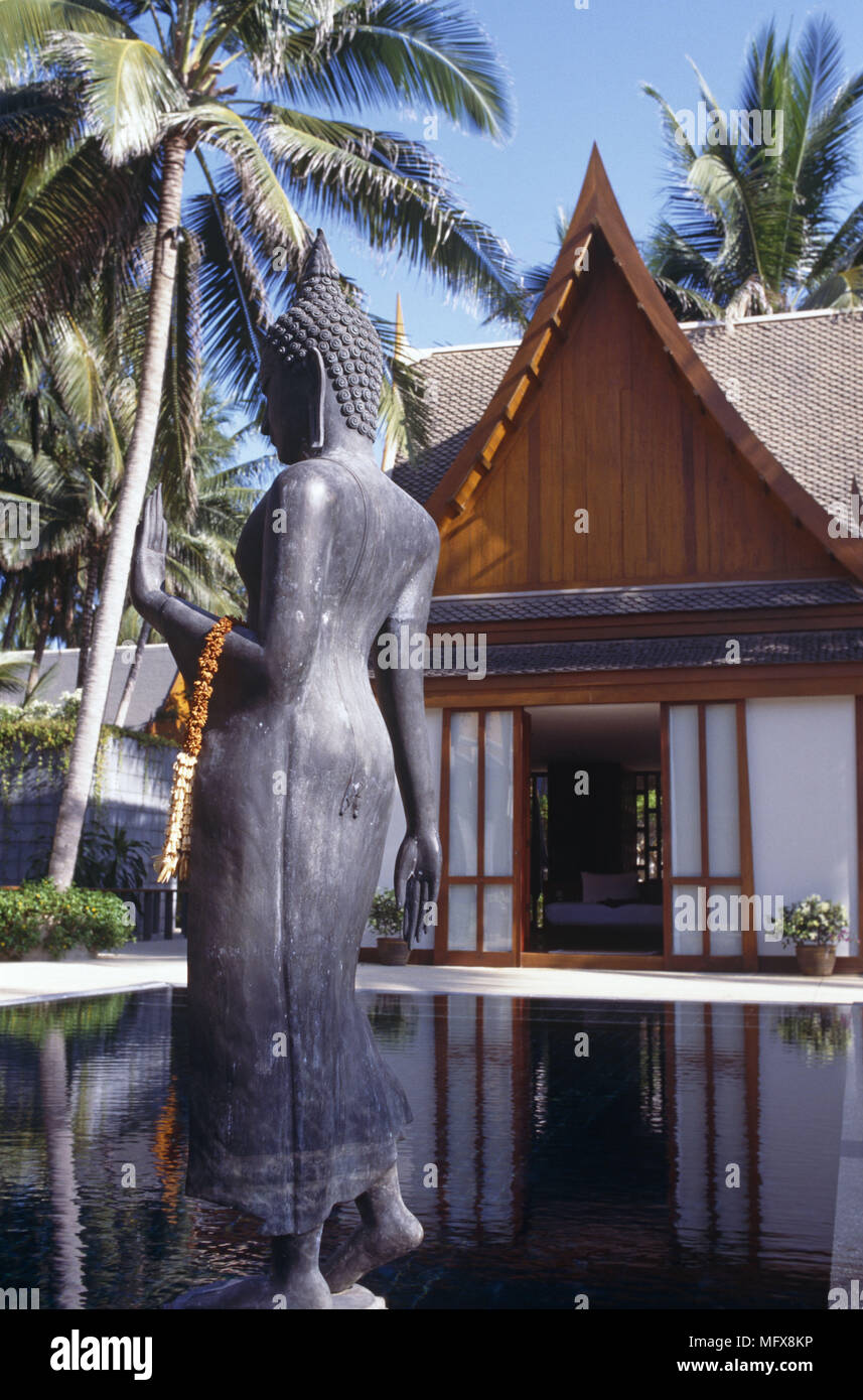 Eastern statue hi-res stock photography and images - Alamy