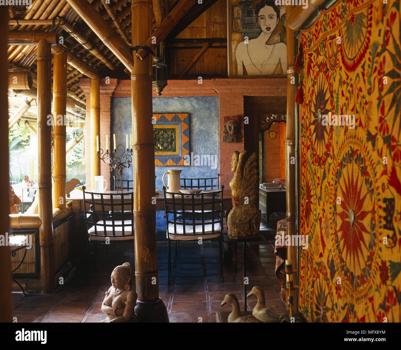 Terracotta dining room hi-res stock photography and images - Alamy