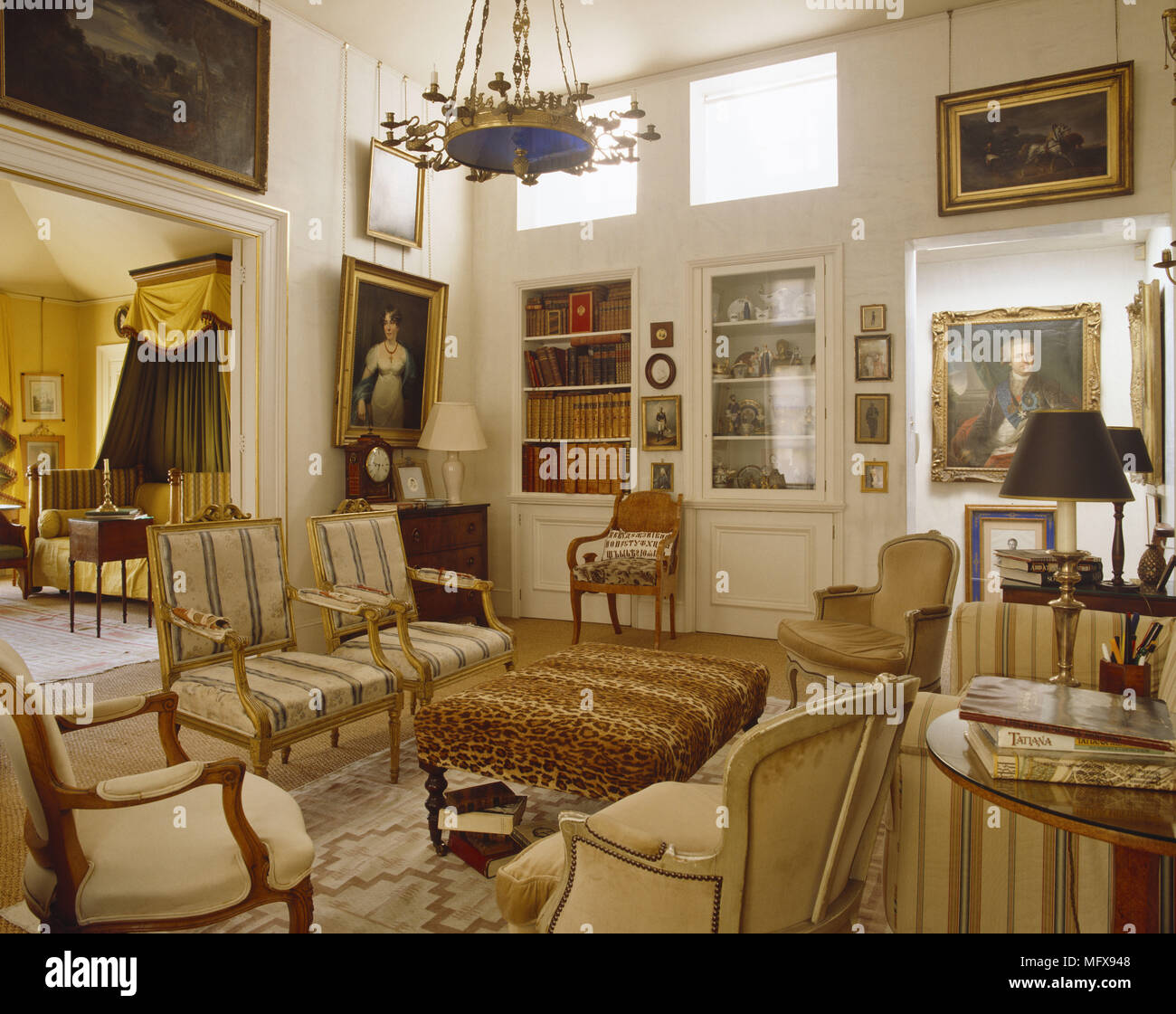 Period room panelling hi-res stock photography and images - Alamy