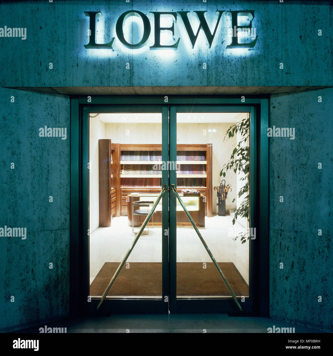 Loewe still hi-res stock photography and images - Alamy