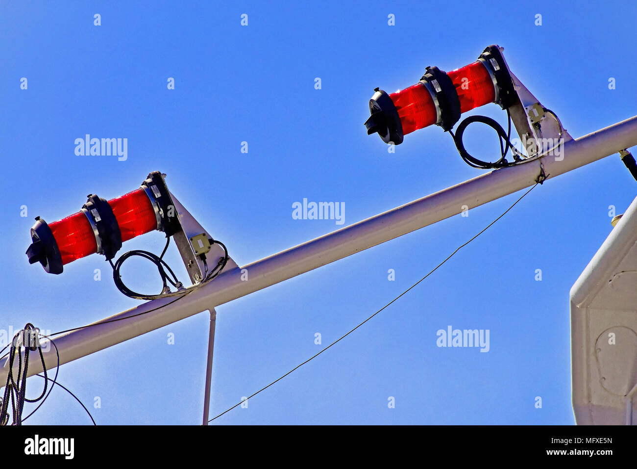 Ships safety rail hi-res stock photography and images - Alamy