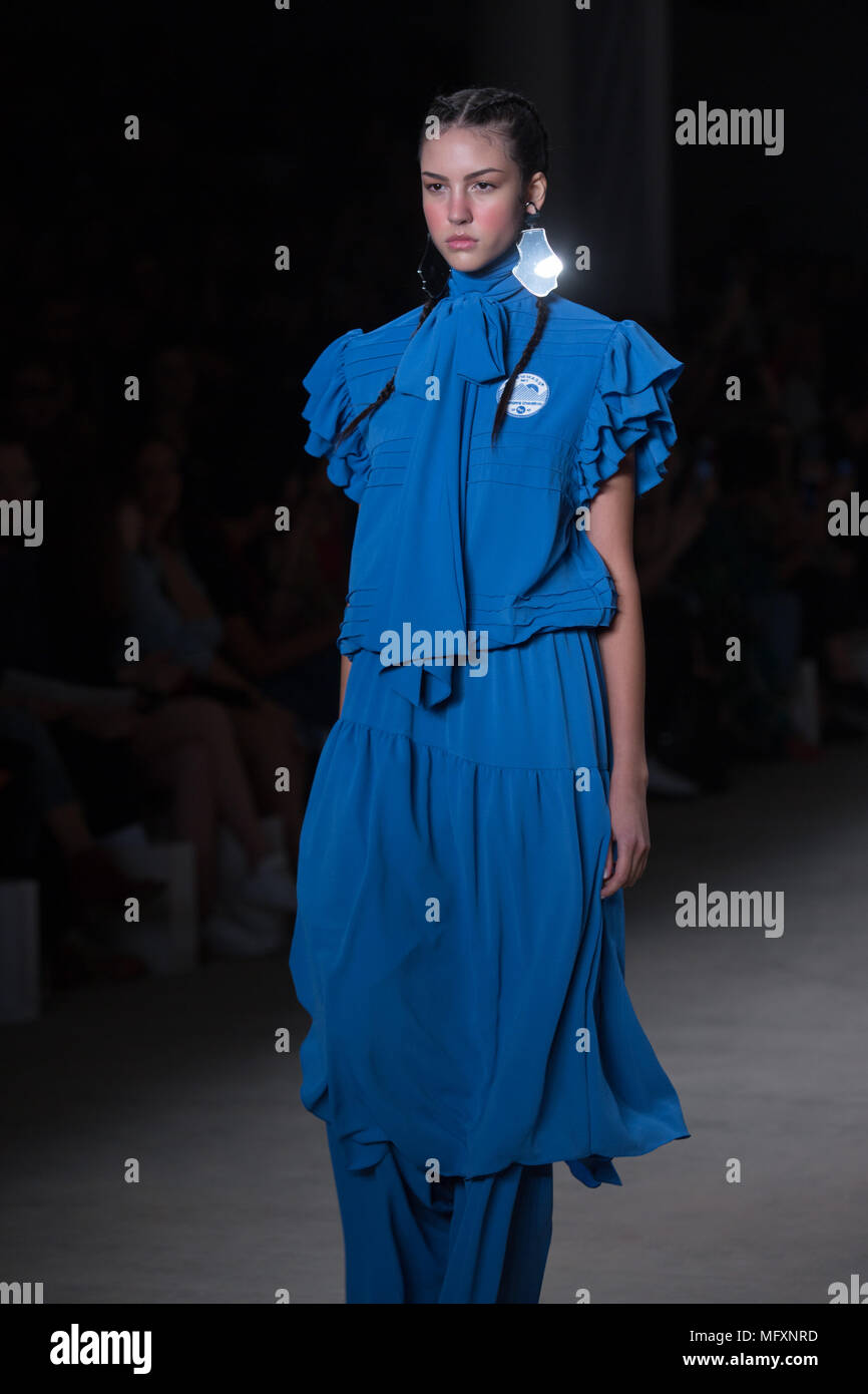 Sao Paulo, Sao Paulo, Brazil. 26th Apr, 2018. Model presents creation ...