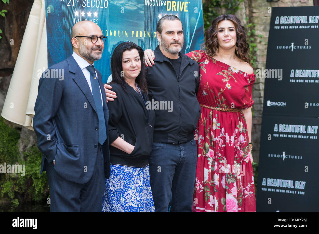 Joaquin phoenix in gladiator hi-res stock photography and images - Alamy
