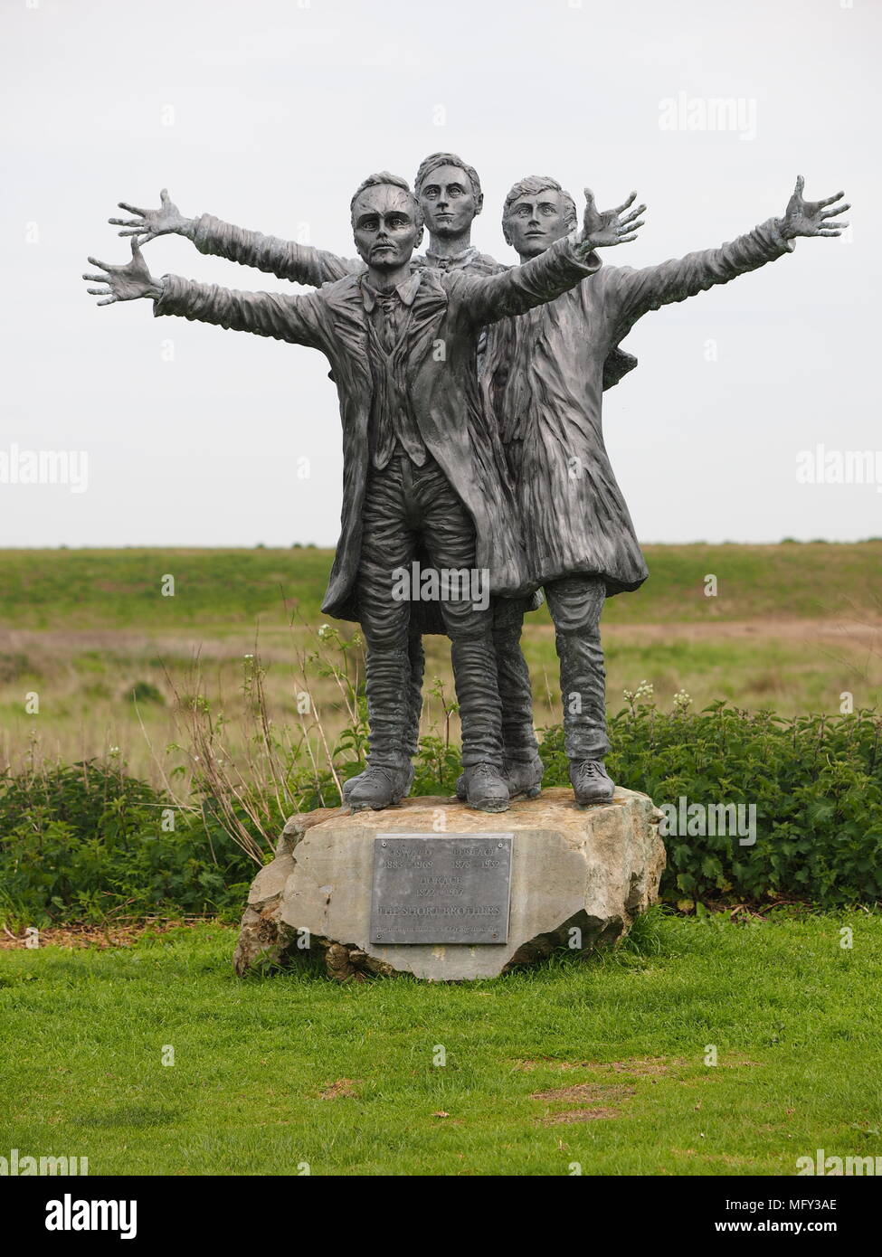 Short brothers statue leysdown isle hi-res stock photography and images ...
