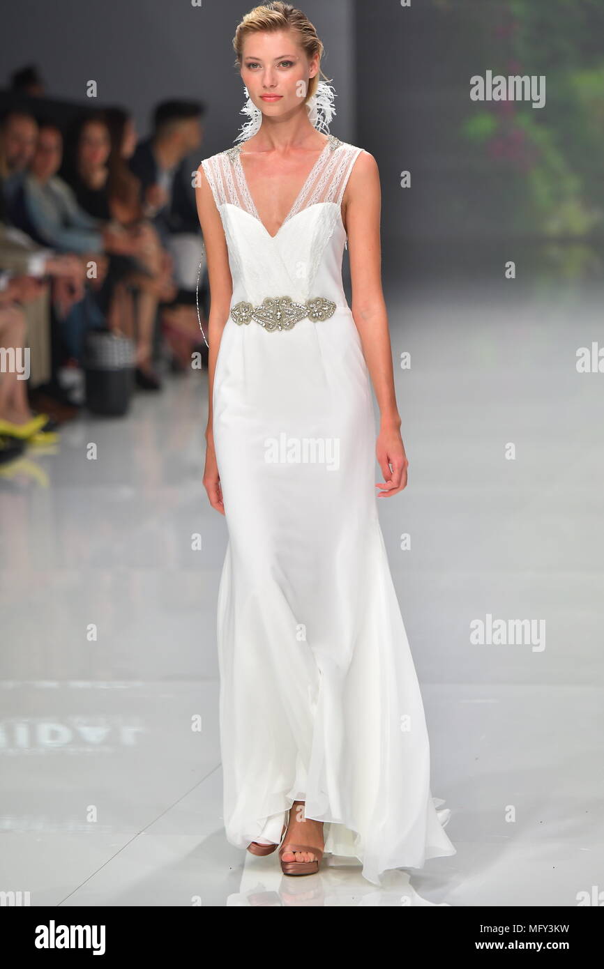 BARCELONA bridal fashion week barcelona Stock Photo - Alamy
