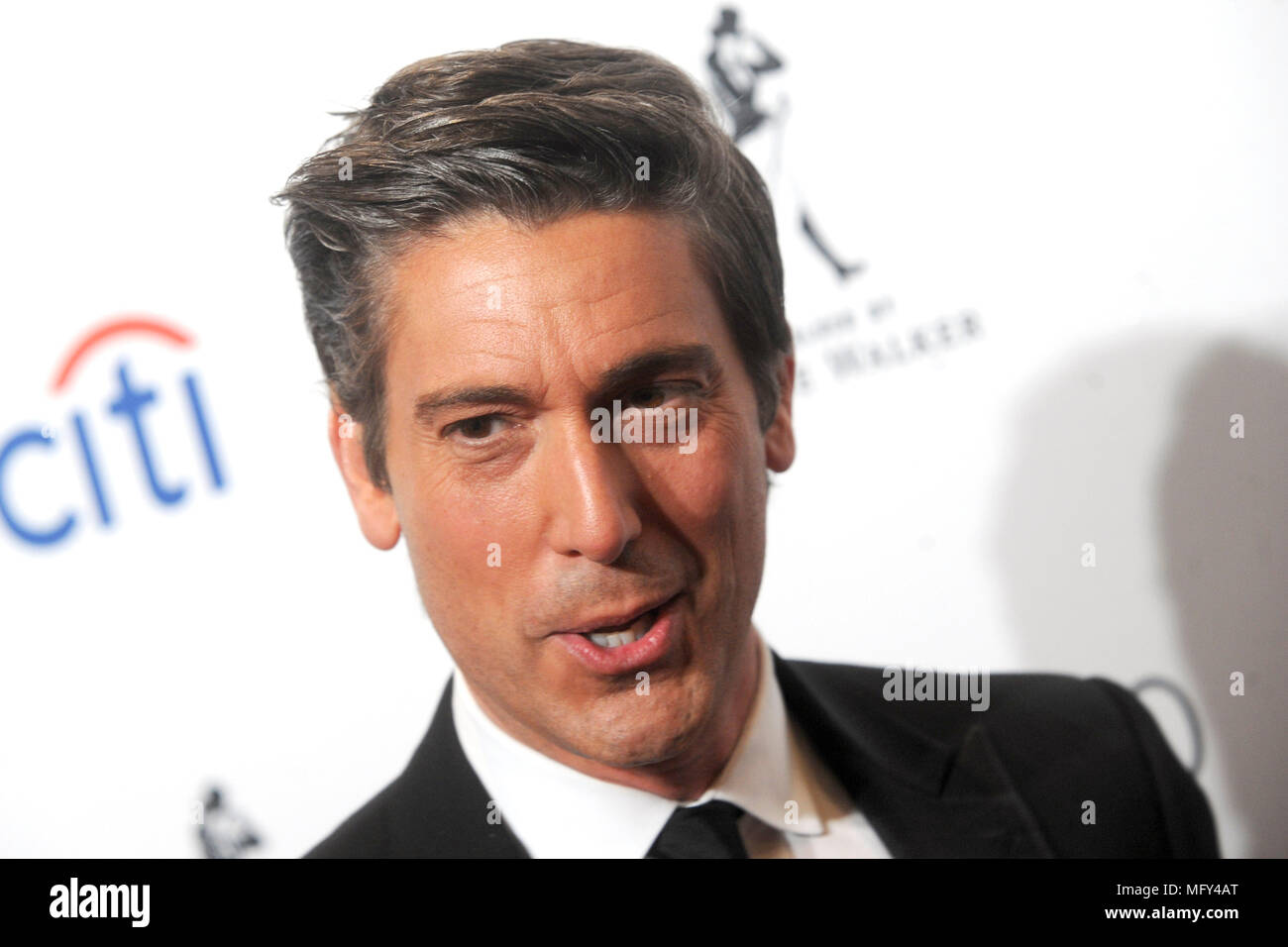 David Muir's Instagram, Twitter & Facebook on IDCrawl