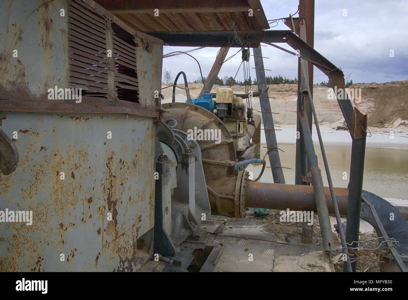 Sand extraction, sand quarry; sandpit; sand occurrence. Extraction ...