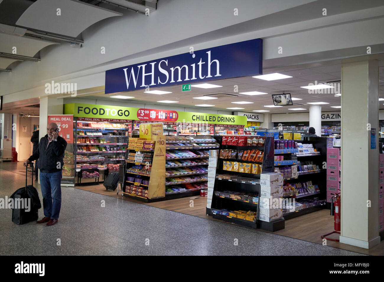 wh smith store in bristol airport england uk Stock Photo - Alamy
