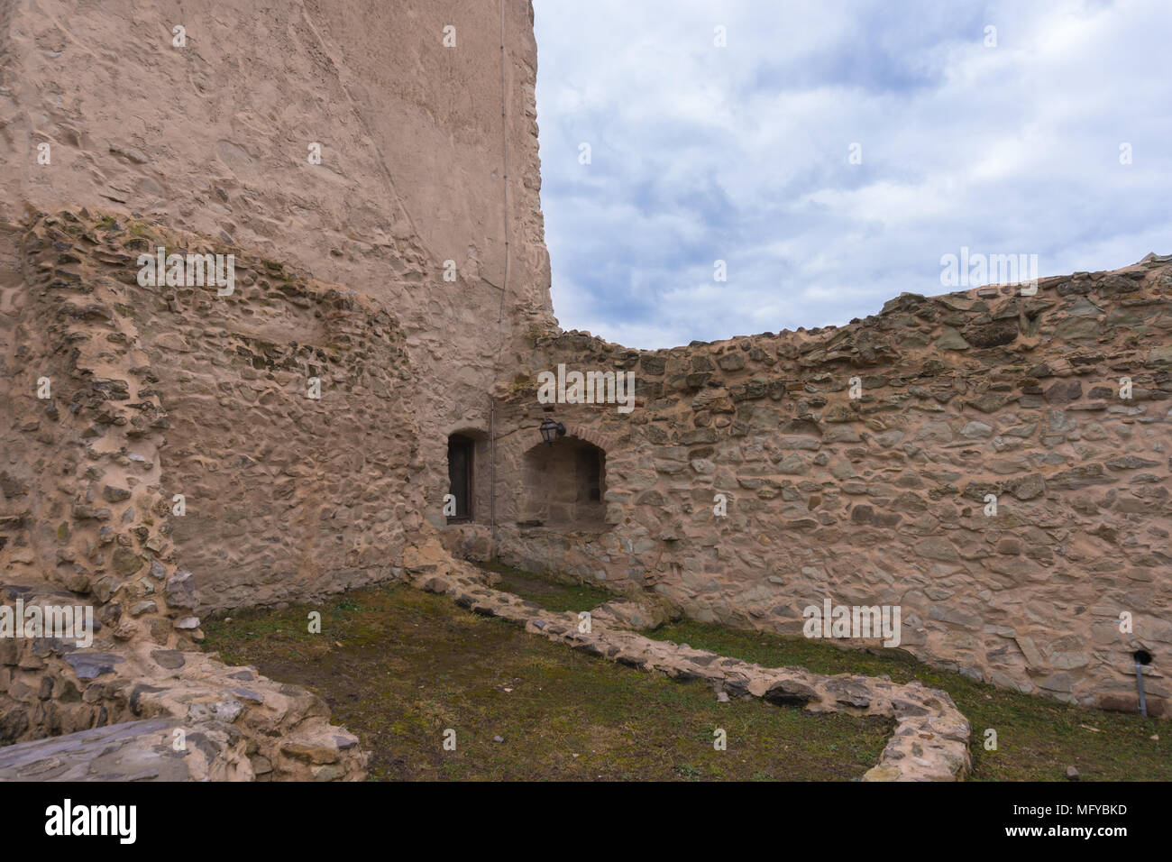 White stone walls hi-res stock photography and images - Alamy