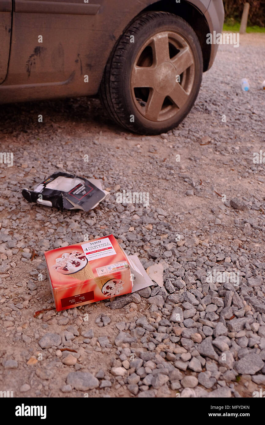 April 2018 - Littering in a public car parking lot Stock Photo - Alamy