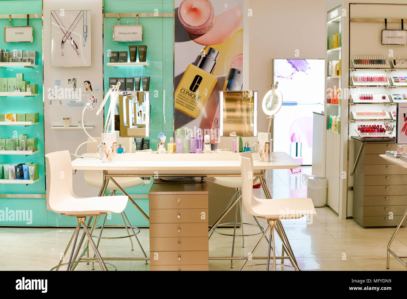Clinique store display hi-res stock photography and images - Alamy