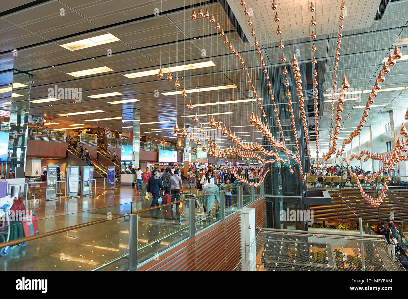 SINGAPORE - NOVEMBER 07, 2015: Kinetic Rain at Singapore Changi Airport ...