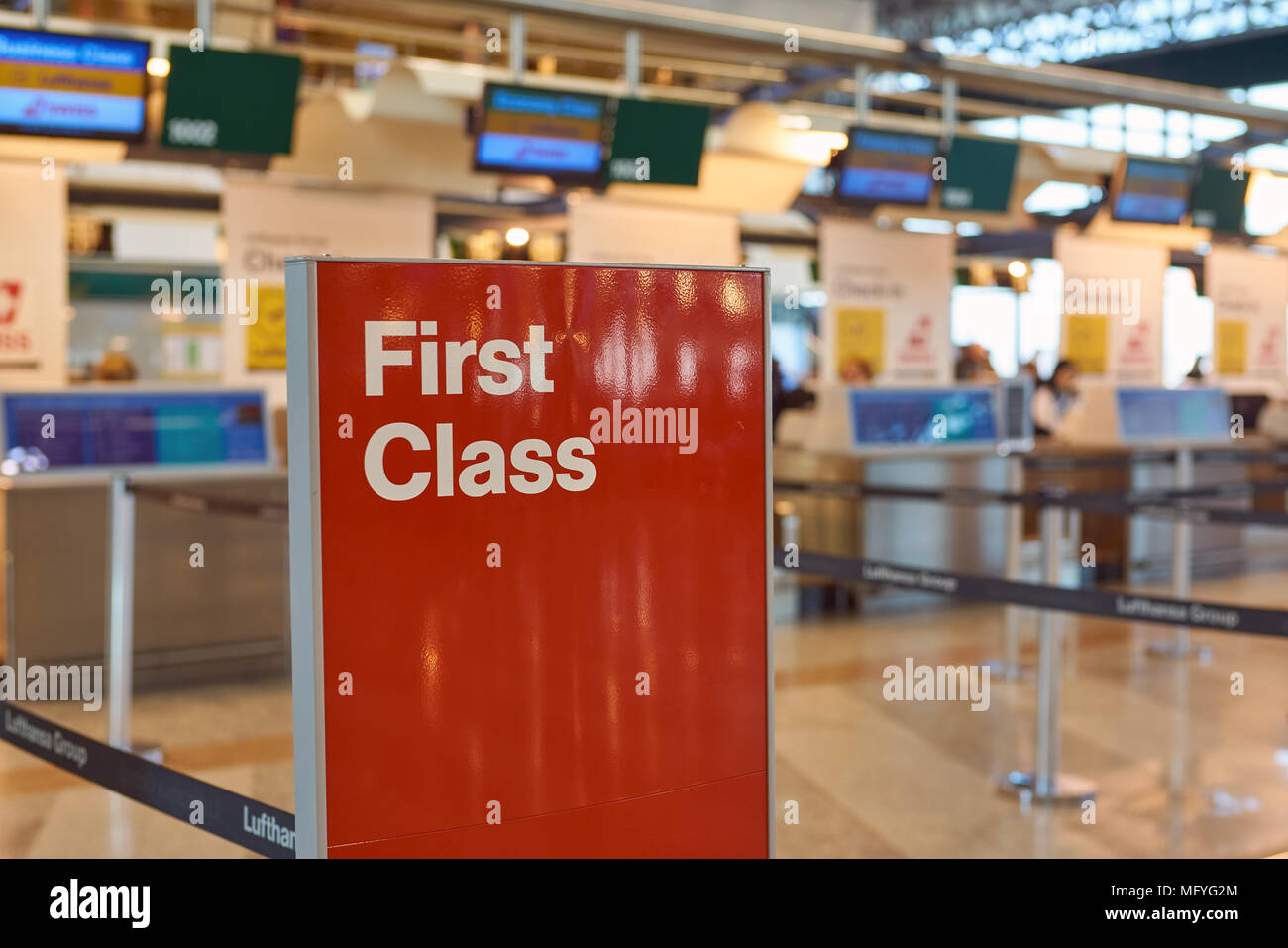 First class sign counter hi-res stock photography and images - Alamy