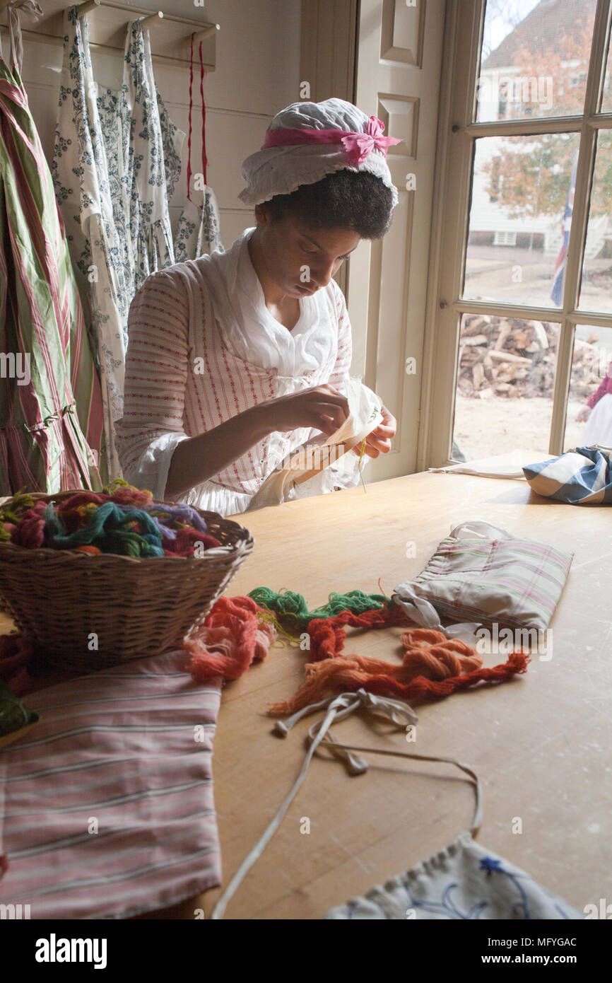 Colonial colonist hi-res stock photography and images - Alamy