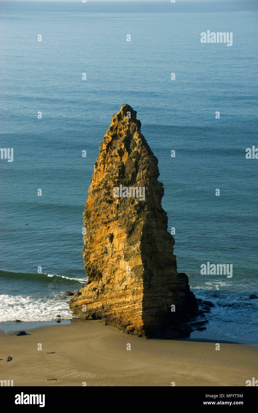 Pinnacle rock state park hi-res stock photography and images - Alamy